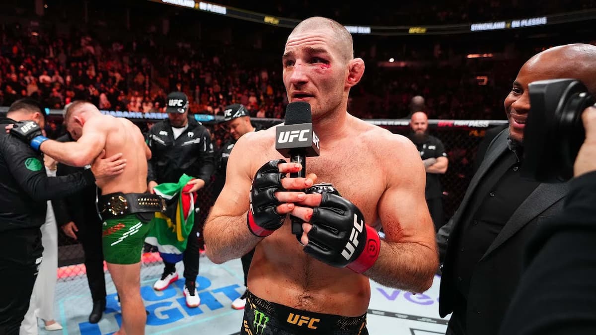 Dricus du Plessis defeats Sean Strickland by decision to land title at ...