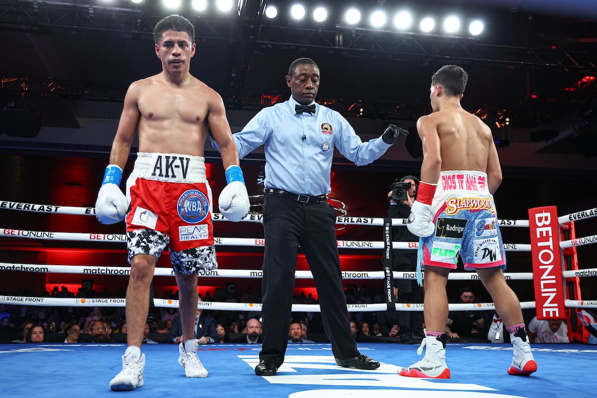 Antonio Vargas stops Jonathan Rodriguez in eight rounds to win title ...
