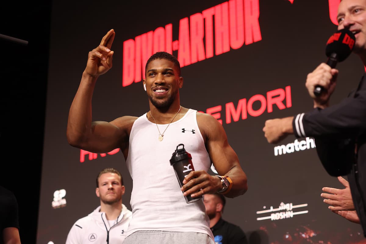 Anthony Joshua vs Francis Ngannou on weight in Riyadh, Saudi Arabia ...