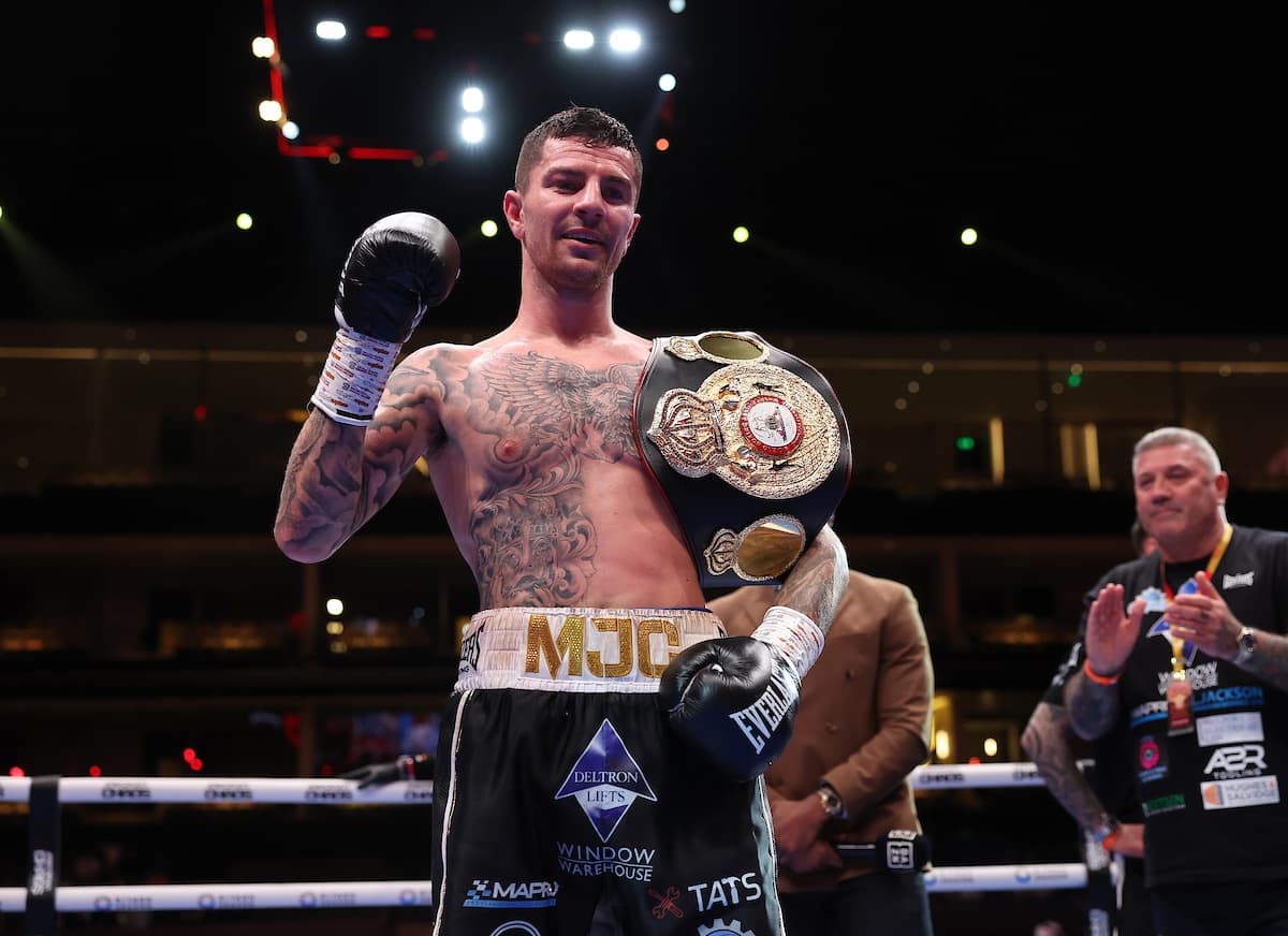 Mark Chamberlain TKO's Gavin Gwynne in fourth round - FIGHTMAG