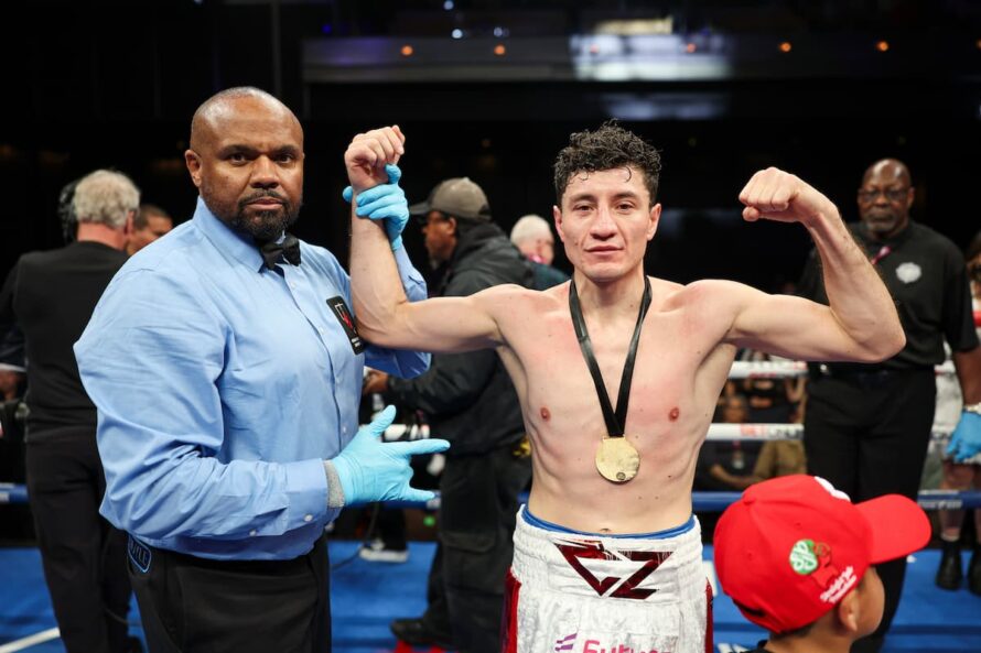 Photos: William Zepeda dominates & stops Maxi Hughes in four rounds ...