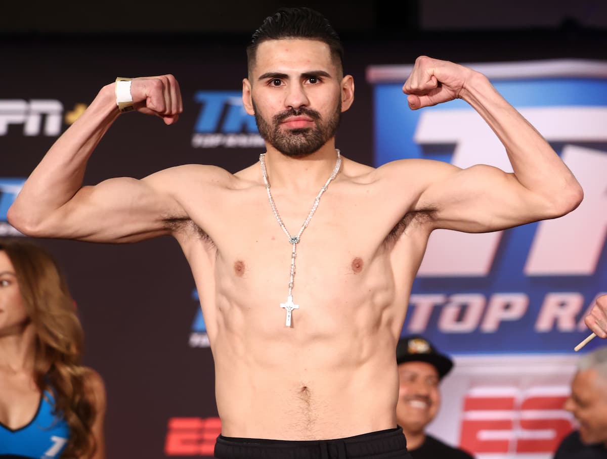 Jose Ramirez vs Rances Barthelemy on weight in Fresno, world champ ...