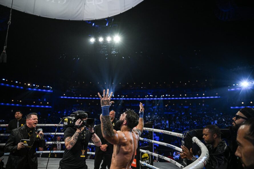 Knucklemania 4 photos: Mike Perry KO's Thiago Alves in first round - FIGHTMAG