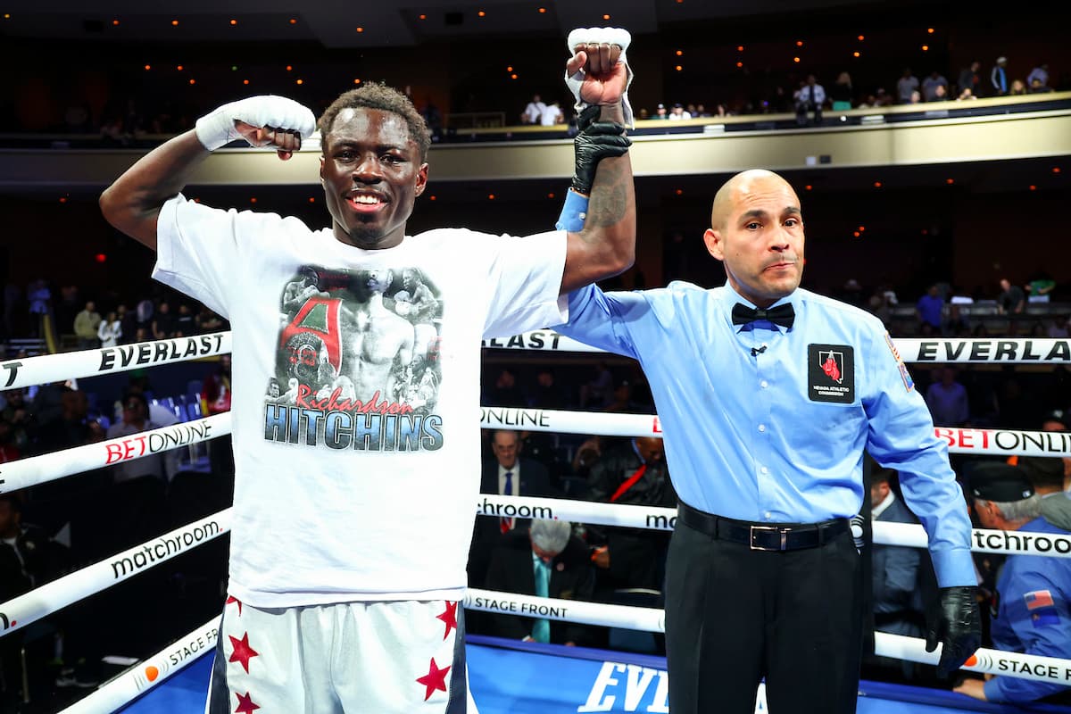 Richardson Hitchins takes controversial decision against Gustavo Daniel Lemos - FIGHTMAG