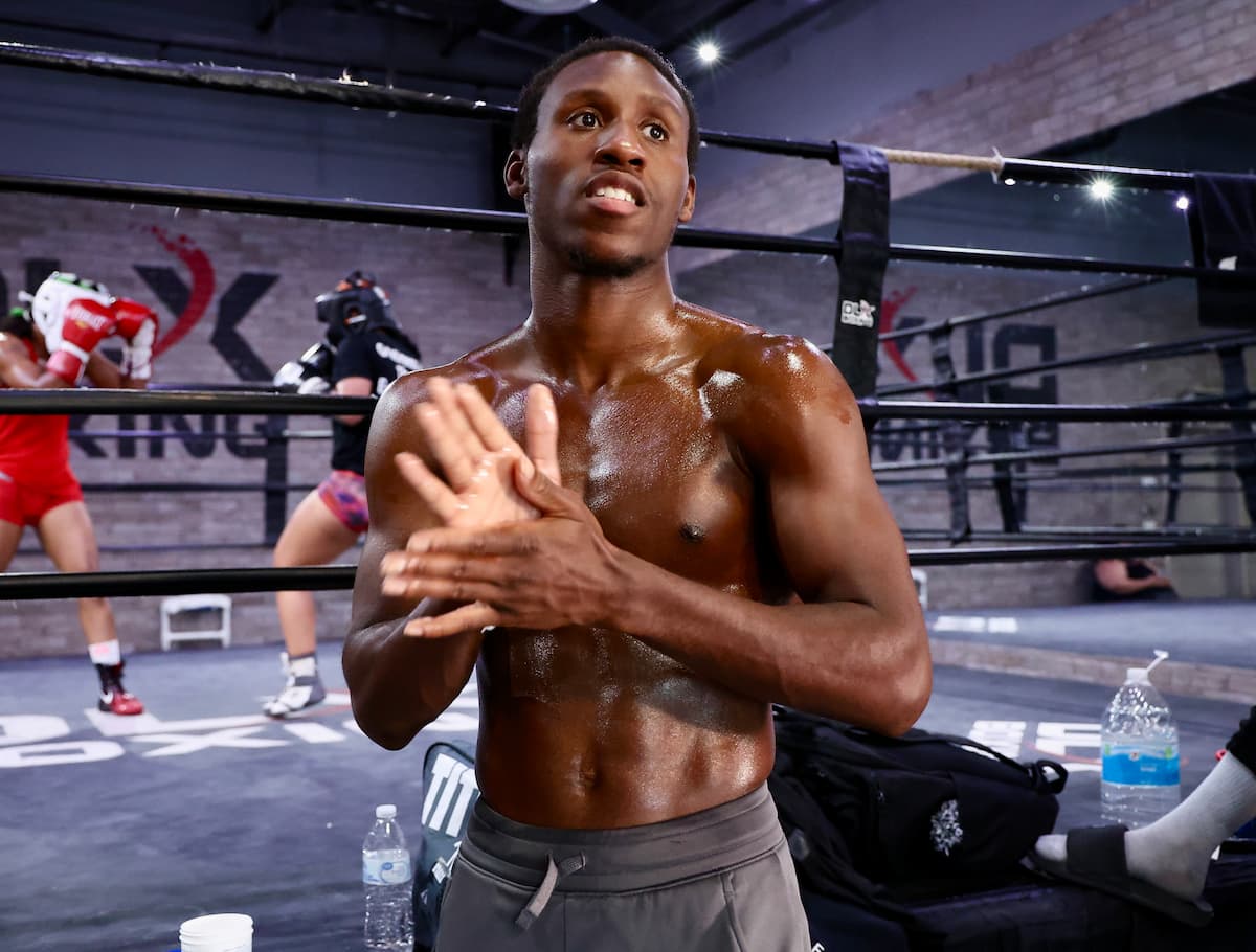 Bruce Carrington: I will be the first person to stop Enrique Vivas - FIGHTMAG