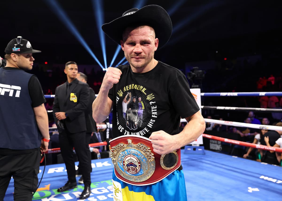 Video: Denys Berinchyk lifts world title by decision against Emanuel ...