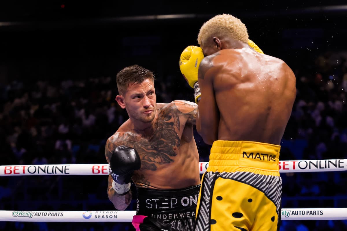 Video: Liam Paro claims world title by decision against Subriel Matias ...