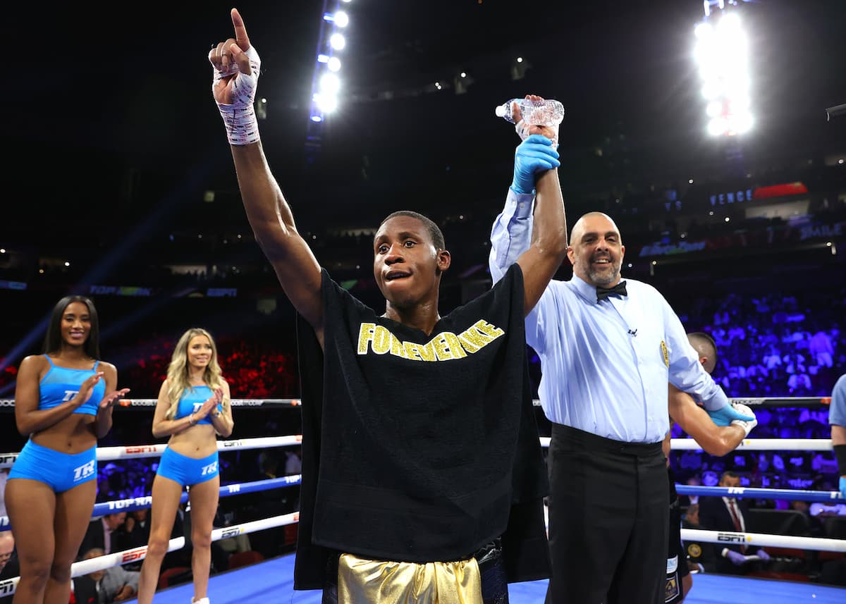 Bruce Carrington vs Brayan De Gracia new co-feature to Zayas-Teixeira ...