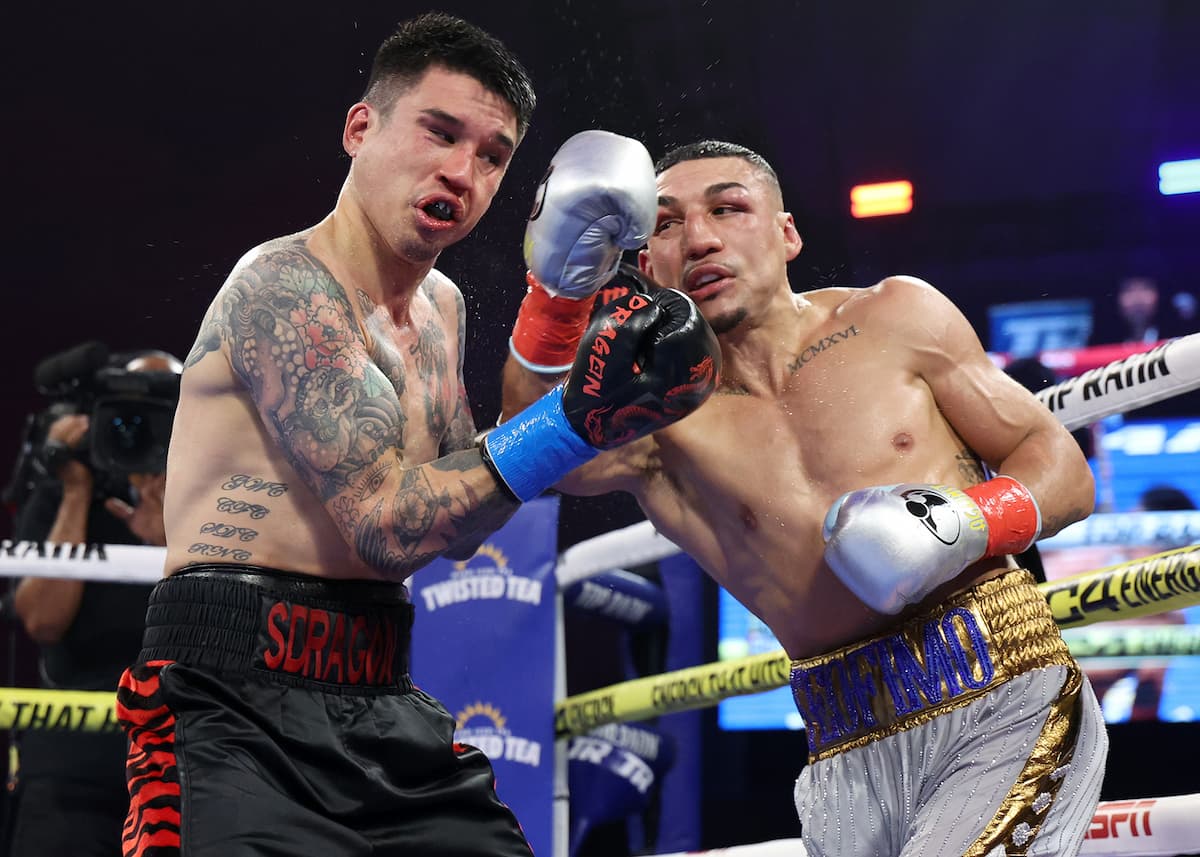 Video: Teofimo Lopez decisions Steve Claggett to retain title - FIGHTMAG