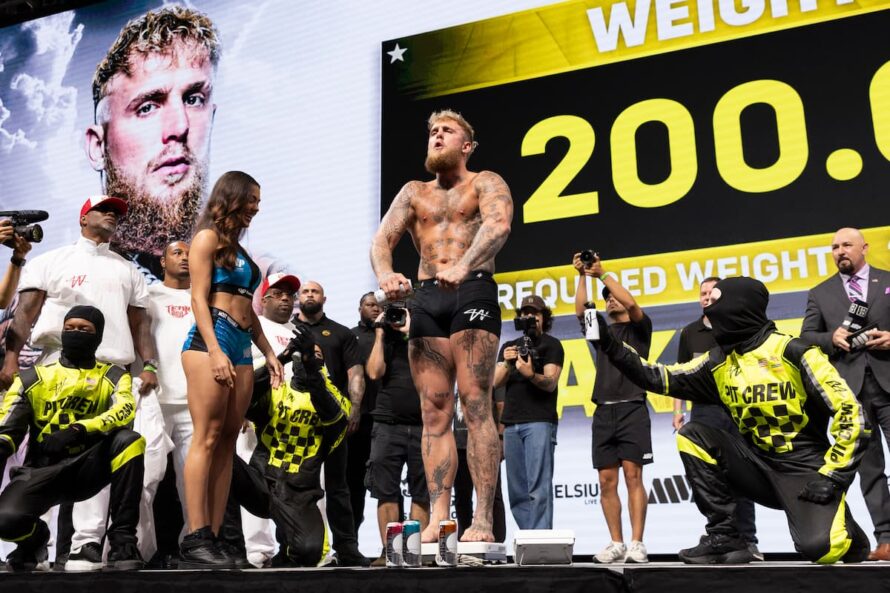 Photos: Jake Paul vs Mike Perry on weight for 200 lbs boxing fight in ...