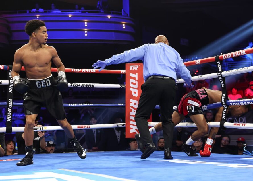 Photos: Muratalla defeats Farmer, Segawa upsets Villa - FIGHTMAG