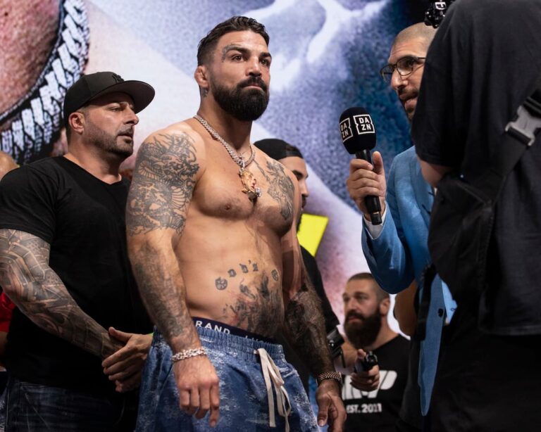 Photos: Jake Paul vs Mike Perry on weight for 200 lbs boxing fight in ...