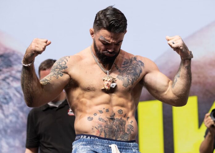 Photos: Jake Paul vs Mike Perry on weight for 200 lbs boxing fight in ...