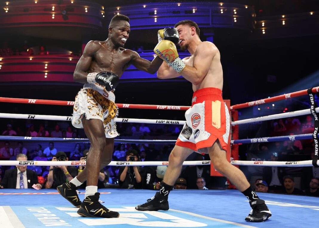 Photos: Muratalla defeats Farmer, Segawa upsets Villa - FIGHTMAG