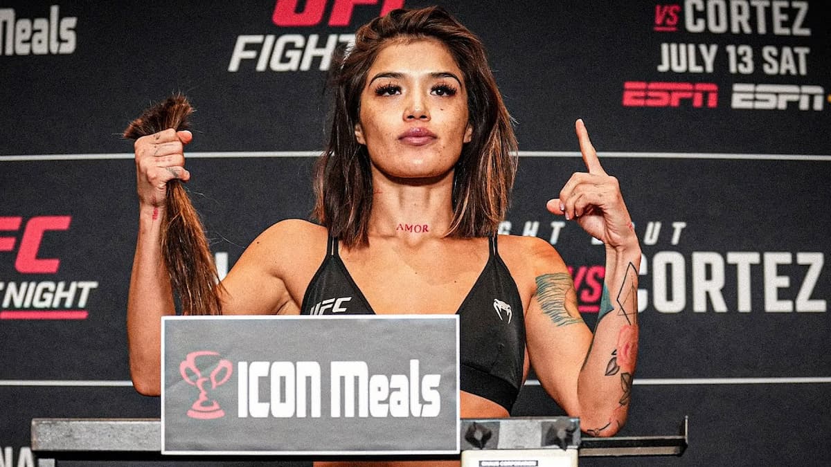 Rose Namajunas vs Tracy Cortez on weight at UFC Denver following ...