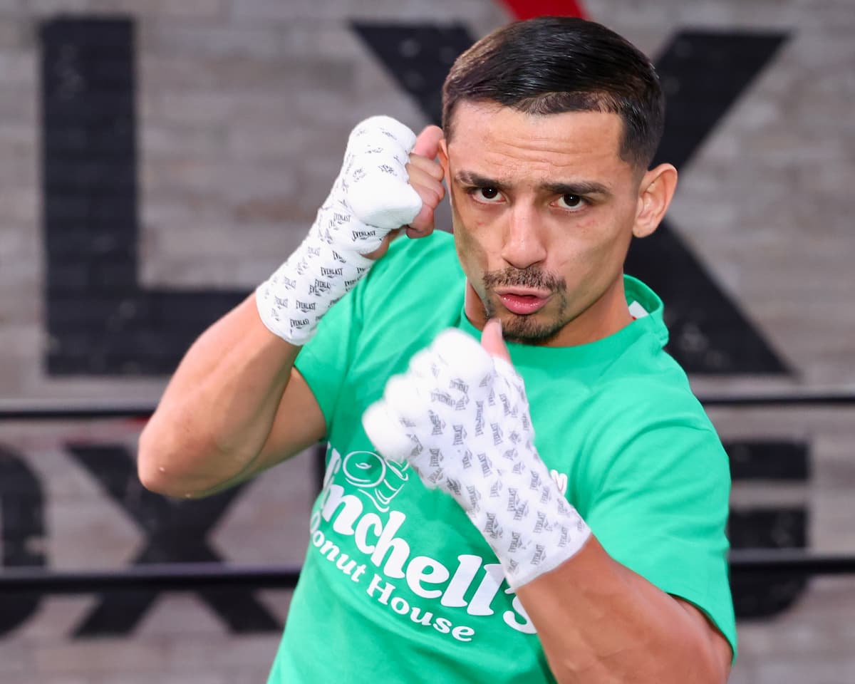 Photos: Luis Alberto Lopez nears title defense against Angelo Leo in ...