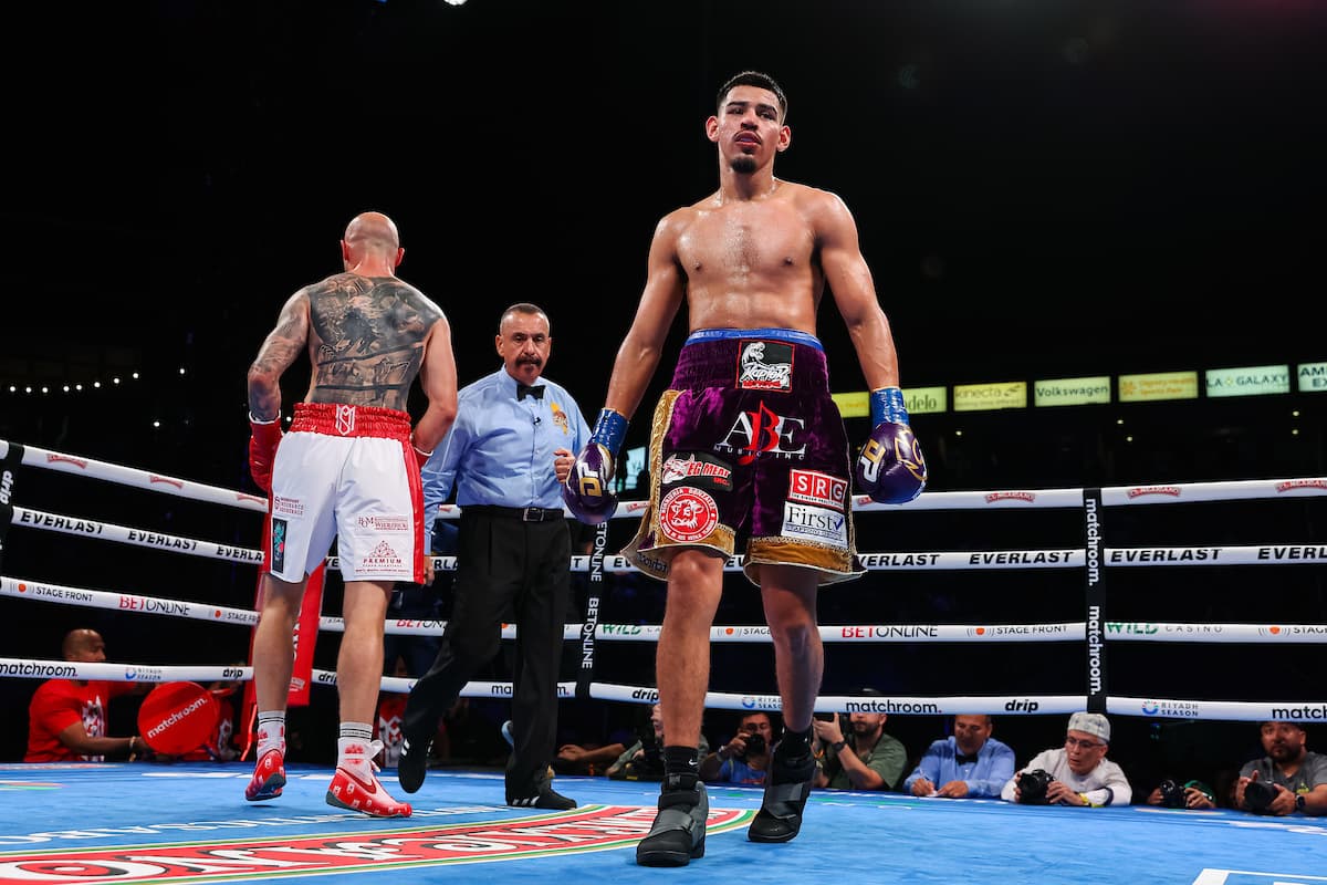 Photos: Diego Pacheco stops Maciej Sulecki to earn shot at world title ...