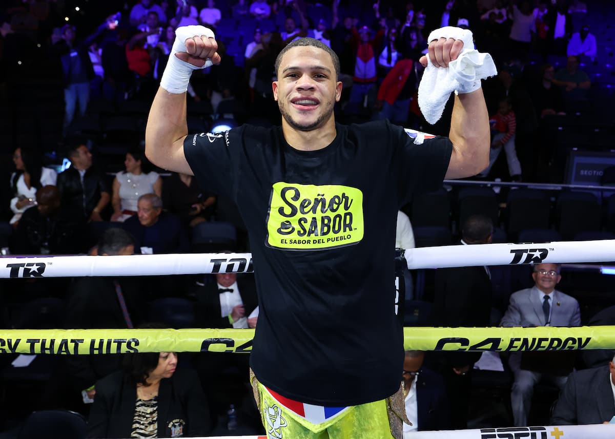 Video: Rohan Polanco dominates Marcelino Nicolas Lopez to sixth-round ...