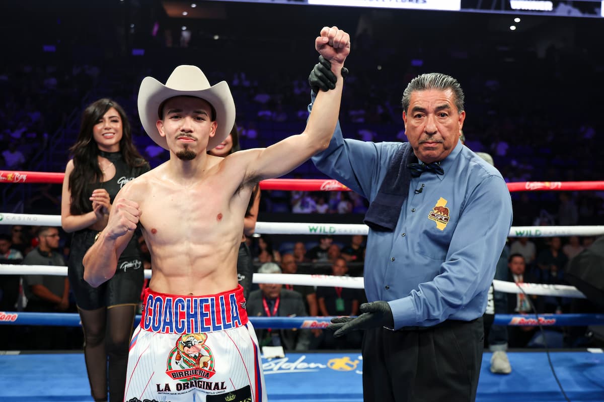 Manuel Flores faces Victor Olivo in Indio, CA in October - FIGHTMAG