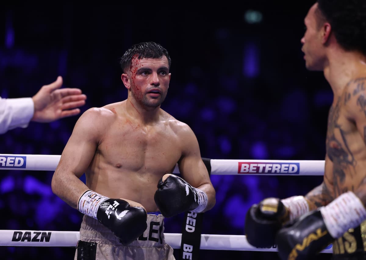 Photos: Jack Catterall gets counted, returns favor twice to best Regis ...