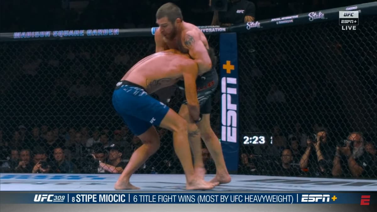 UFC 309 video: Jim Miller submits Damon Jackson in first round - FIGHTMAG