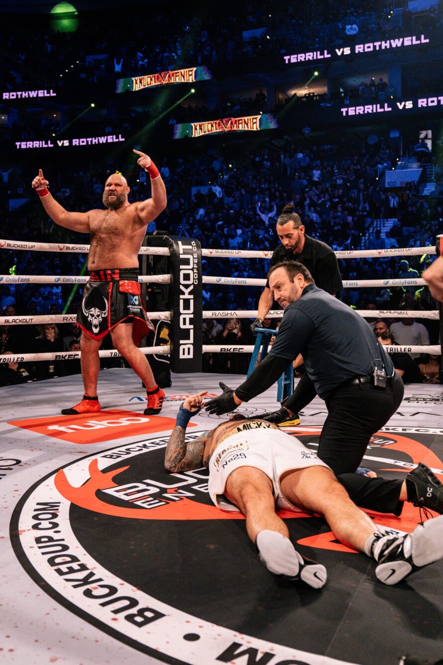 BKFC KnuckleMania 5 photos: Jeremy Stephens stops Eddie Alvarez in ...