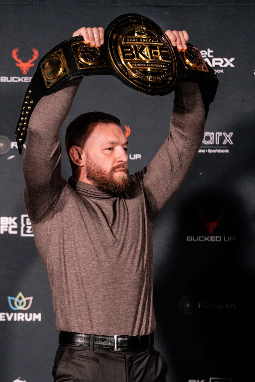 KnuckleMania 5 photos: Eddie Alvarez vs Jeremy Stephens on weight in ...