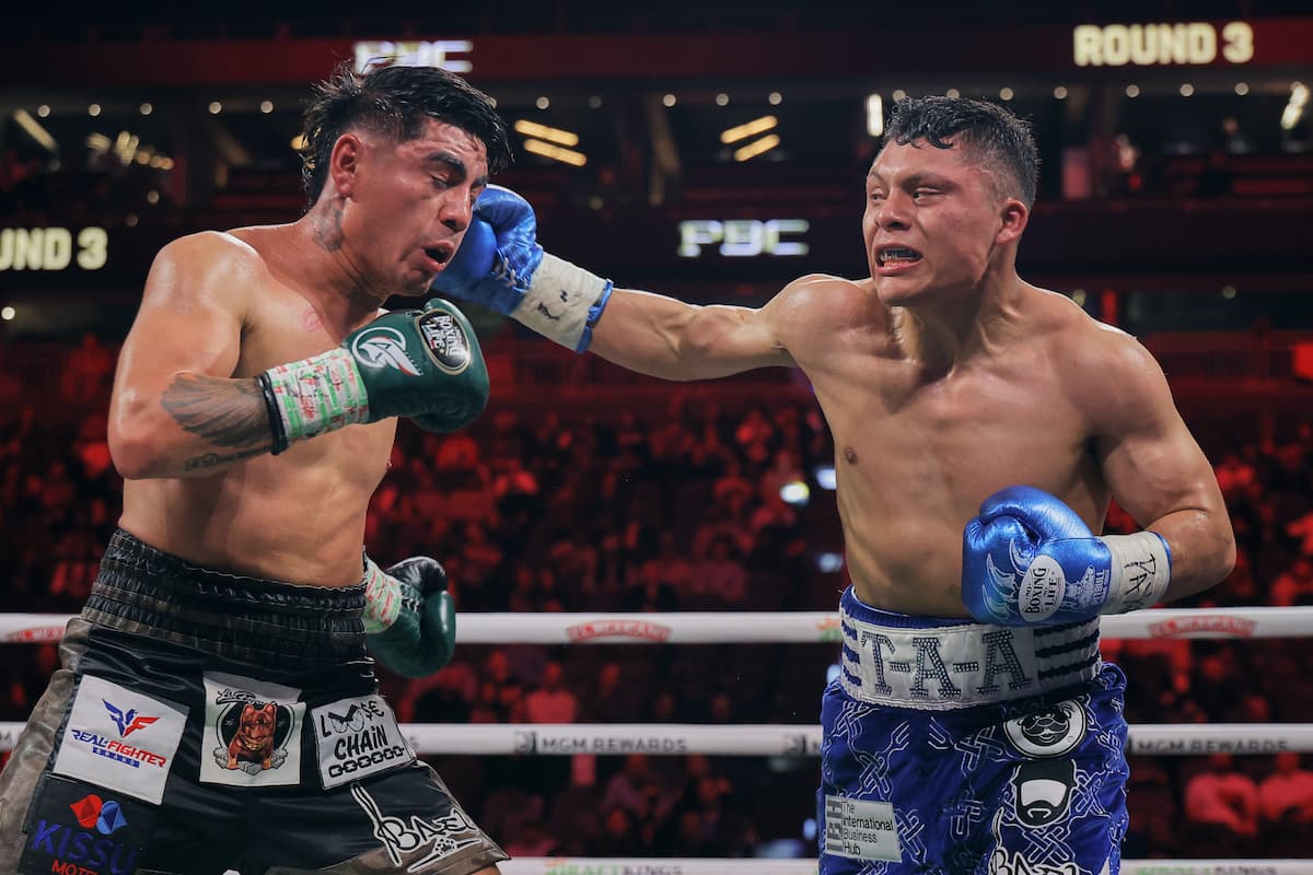 Video: Isaac Cruz rebounds with decision against Angel Fierro in all-Mexican clash - FIGHTMAG