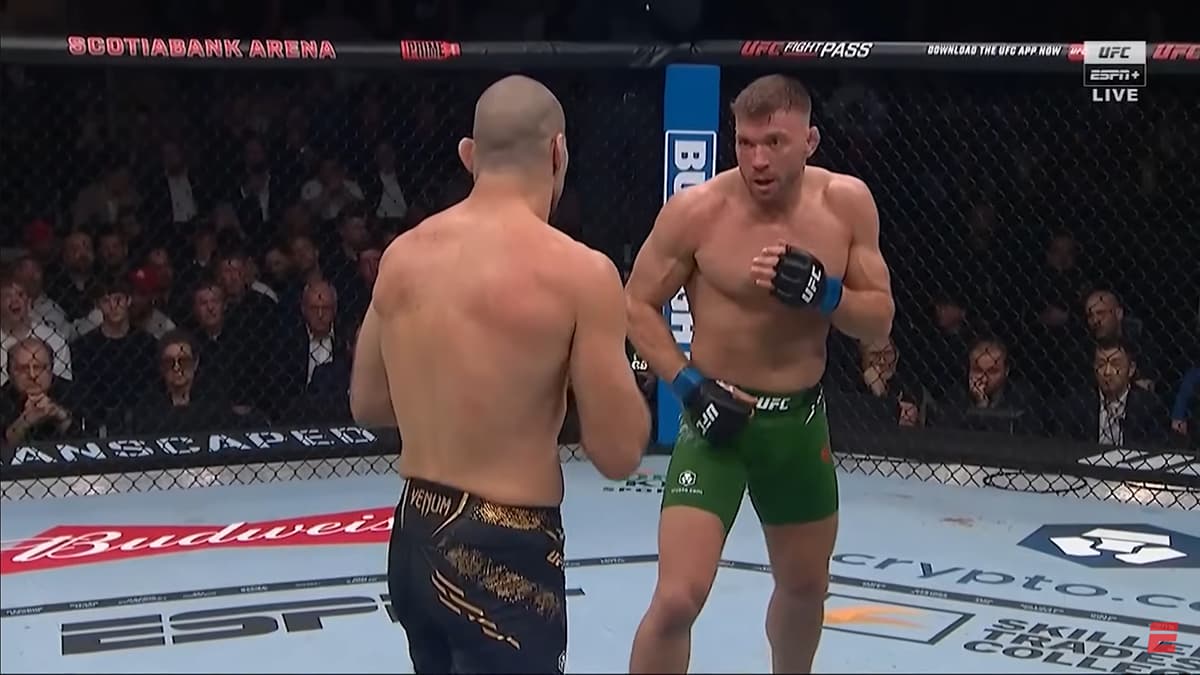 UFC full fight video: Dricus du Plessis defeats Sean Strickland to ... UFC full fight video: Dricus du Plessis defeats Sean Strickland to ...