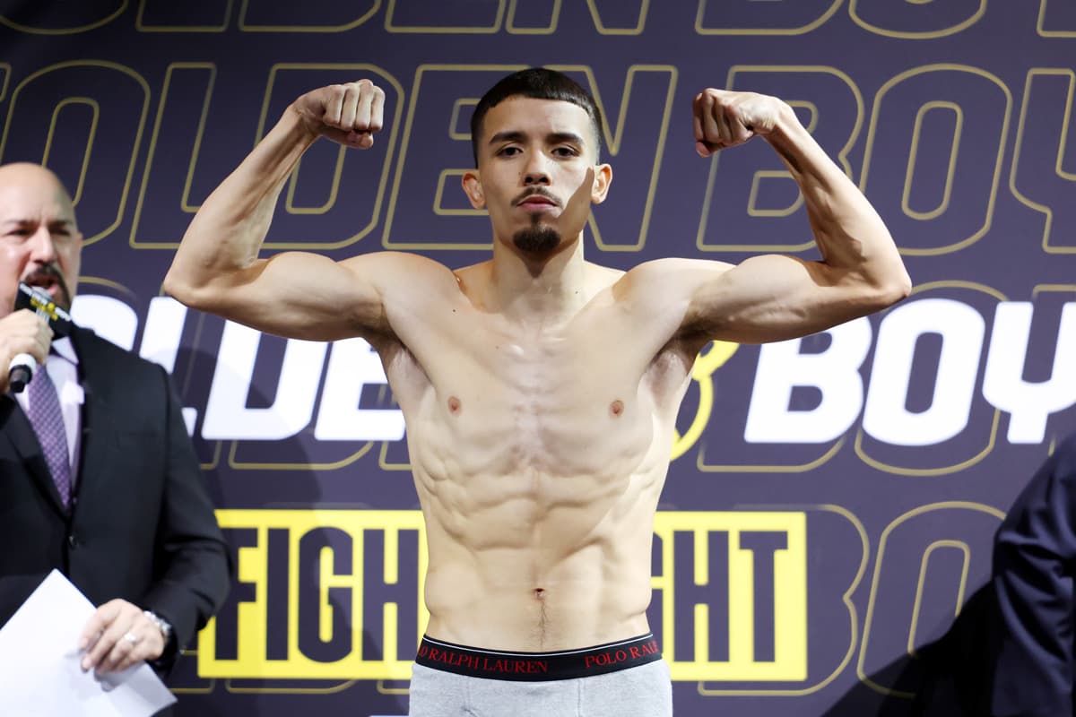 Photos: Manuel Flores vs Jorge Leyva on weight for 118 lbs bout in ...