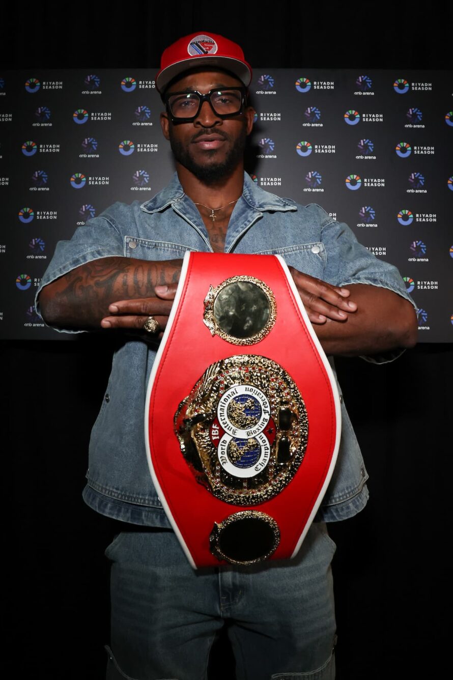 Photos: Canelo Alvarez vs William Scull first face-off - FIGHTMAG