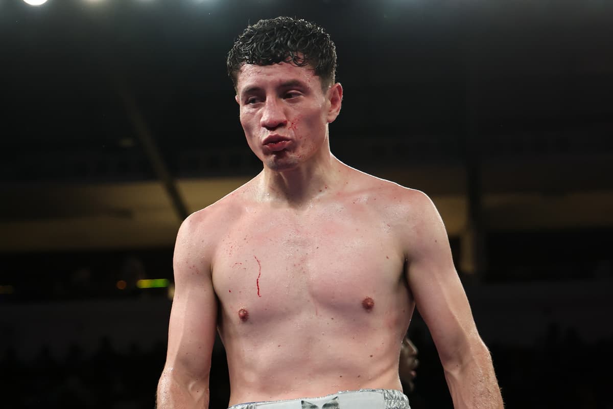 Photos: William Zepeda defeats Tevin Farmer in rematch to retain title ...