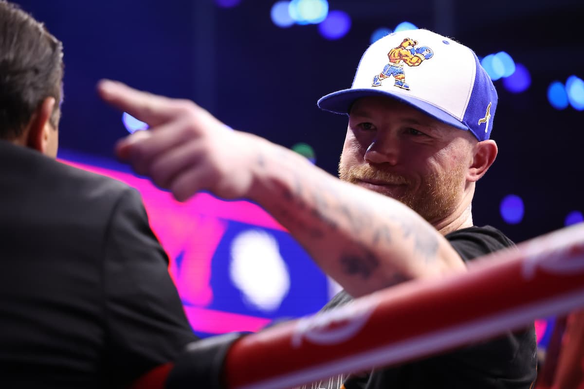 Video: Canelo Alvarez vs Terence Crawford first face-off - FIGHTMAG