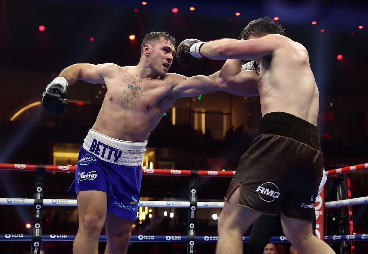 Full fight video: Johnny Fisher survives knockdown to defeat Dave Allen ...