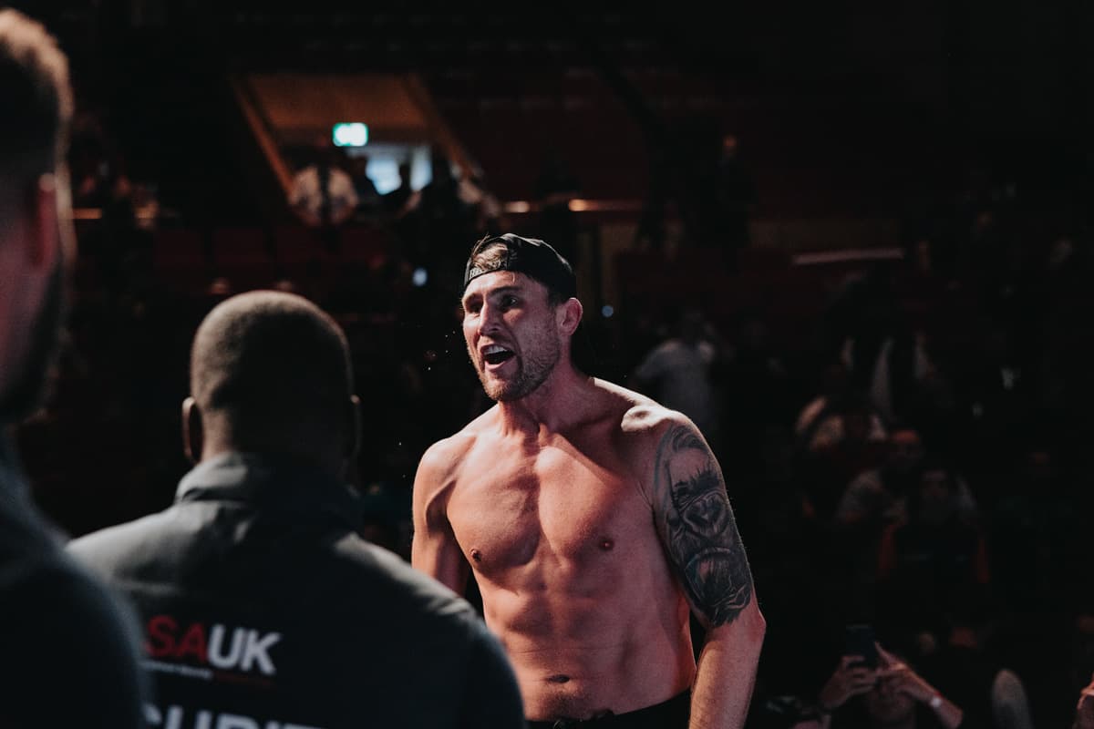 Photos: Darren Till and Luke Rockhold kept apart at Misfits Boxing 22 ...