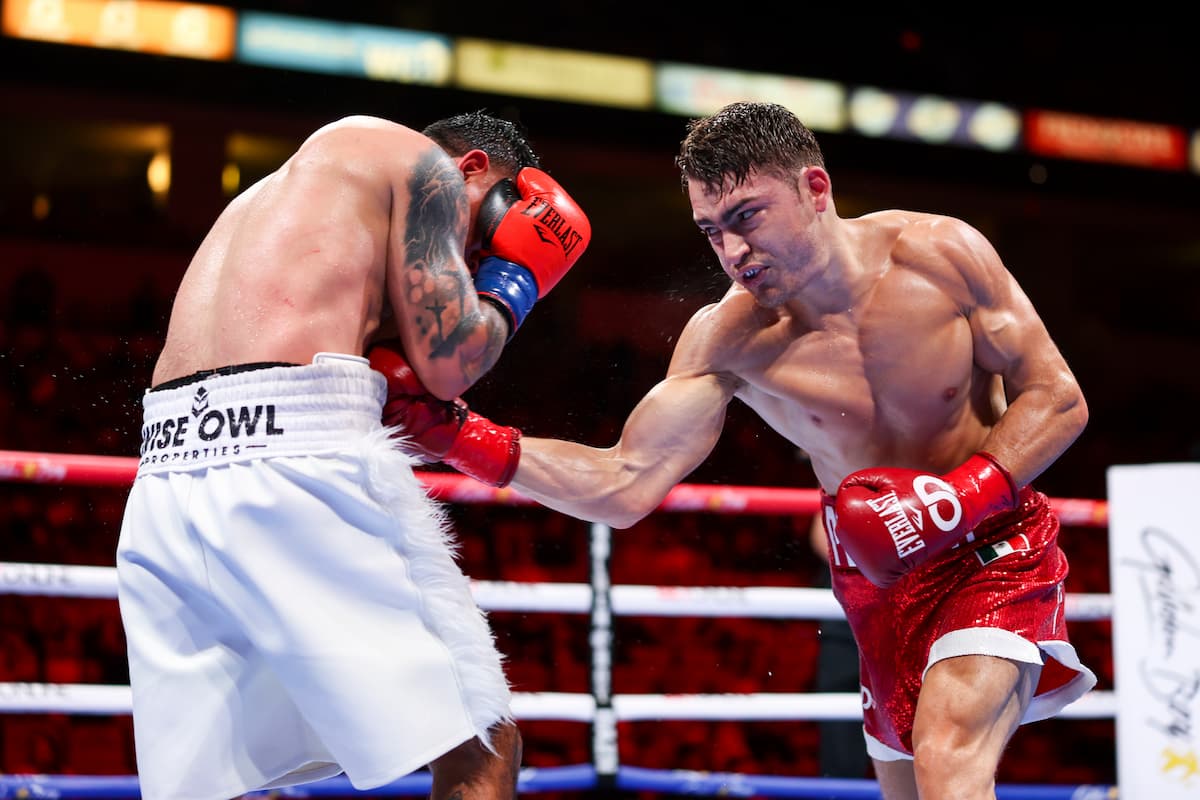 Full fight video: Oscar Duarte stops Joseph Diaz in ninth round - FIGHTMAG
