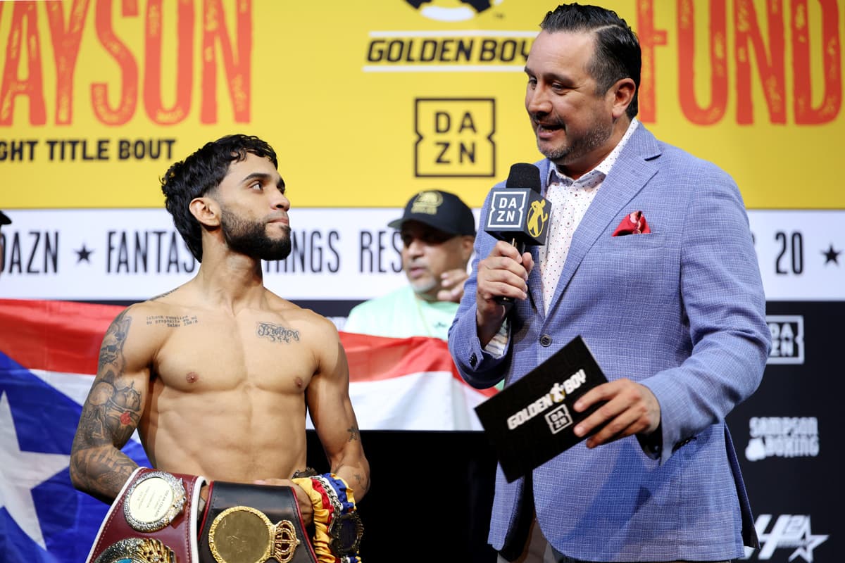 Photos: Collazo and Vayson make weight for 105-pound unified title ...