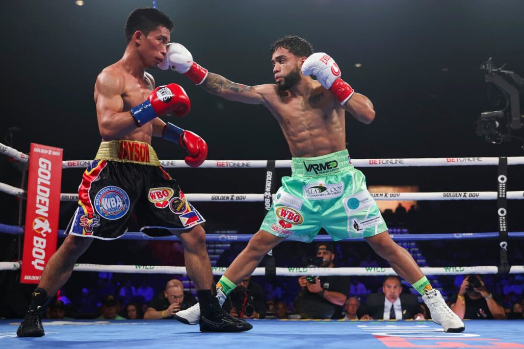 Photos: Oscar Collazo retains unified title with TKO over Jayson Vayson - FIGHTMAG