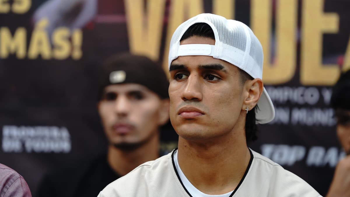 Photos: Oscar Valdez and Ricky Medina face off at press conference ...