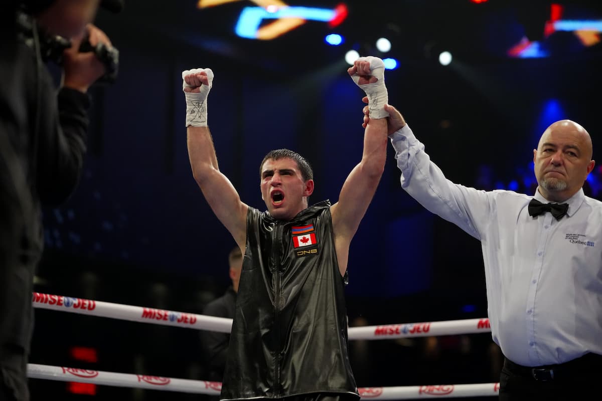 Live results: Mikaela Mayer defeats Mary Spencer to become three-weight ...