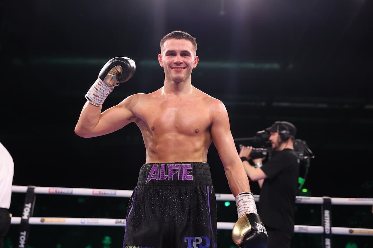 Live results: Ben Whittaker knocks out Benjamin Gavazi in first round ...