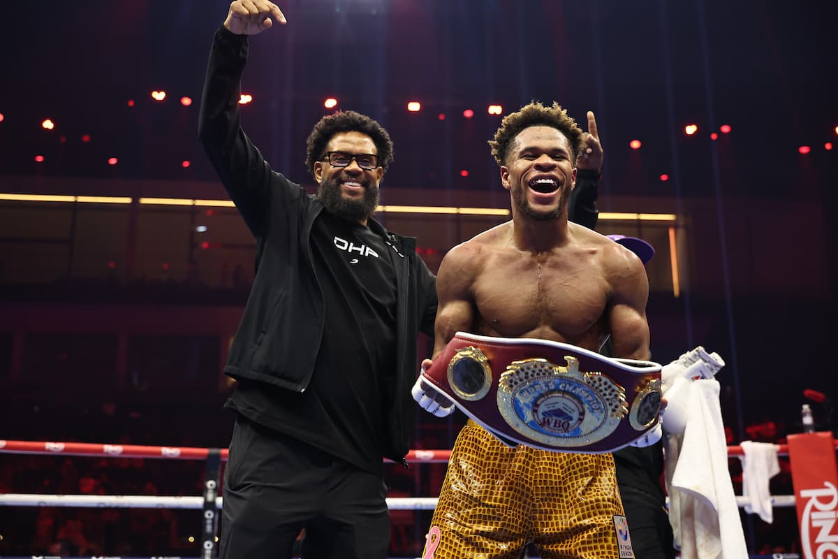 Video: Devin Haney claims title against Brian Norman Jr - FIGHTMAG