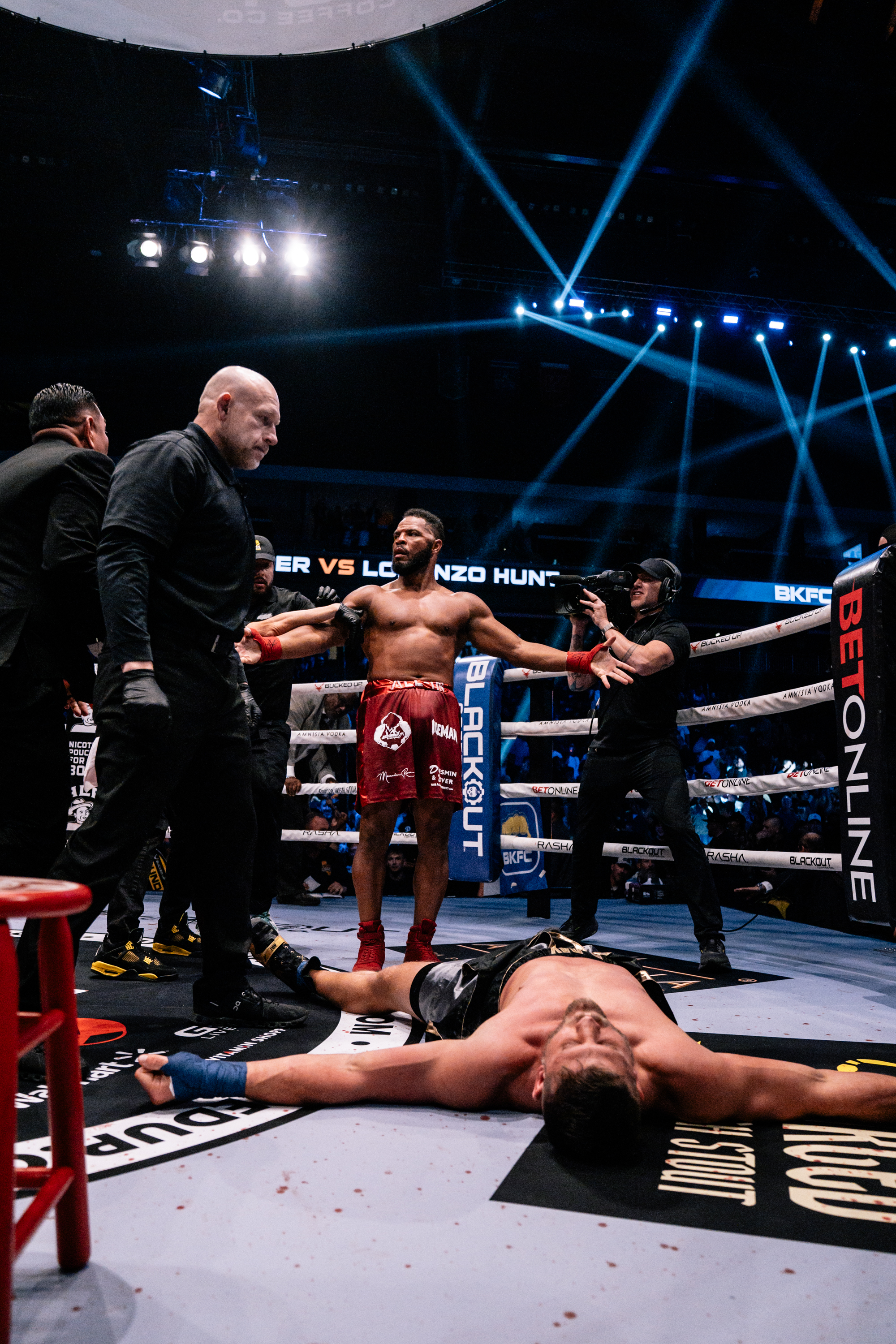 BKFC 84 live results: Lorenzo Hunt KOs Josh Dyer in rematch to regain ...