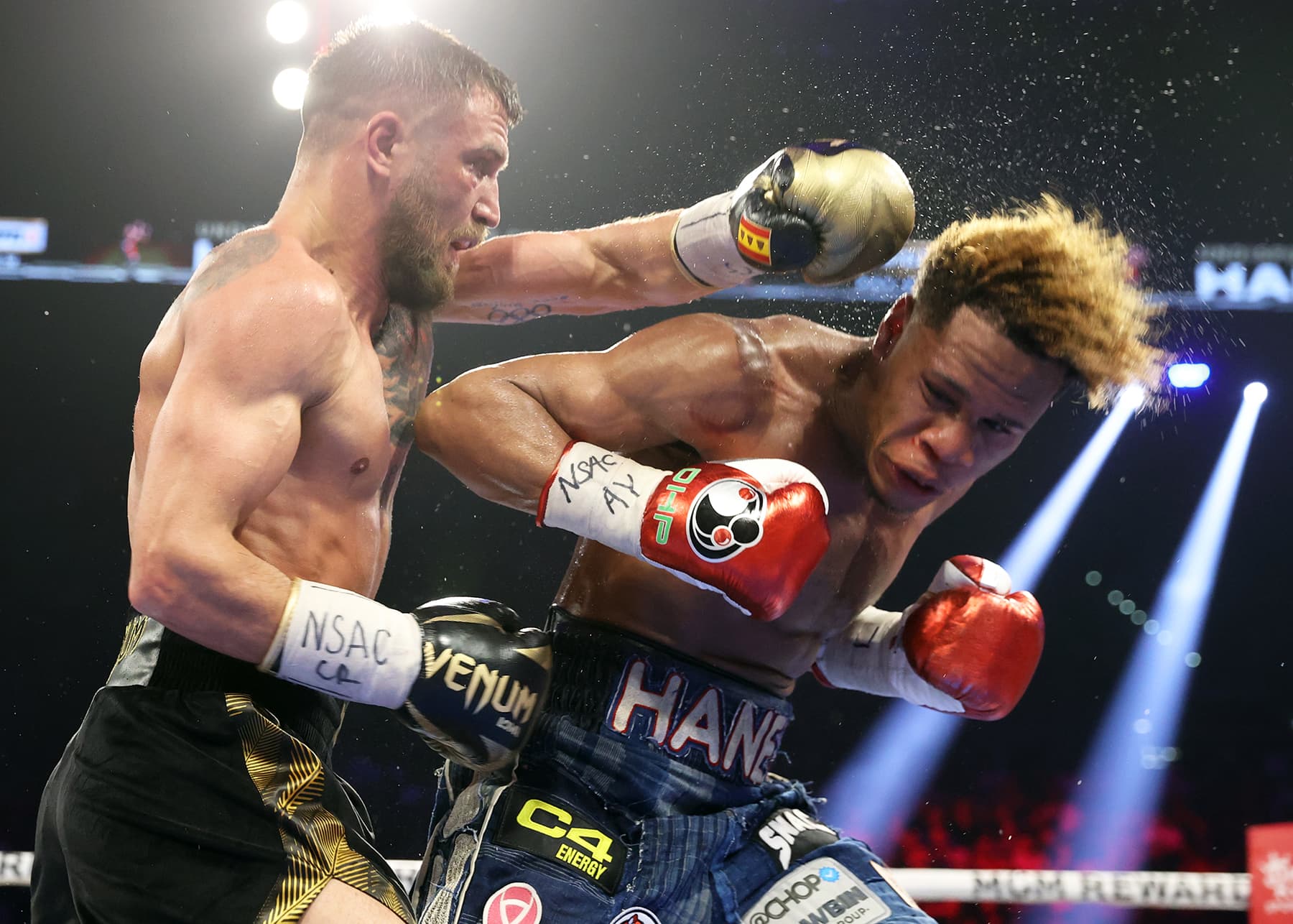 Video: Devin Haney edges Vasiliy Lomachenko to retain title - FIGHTMAG
