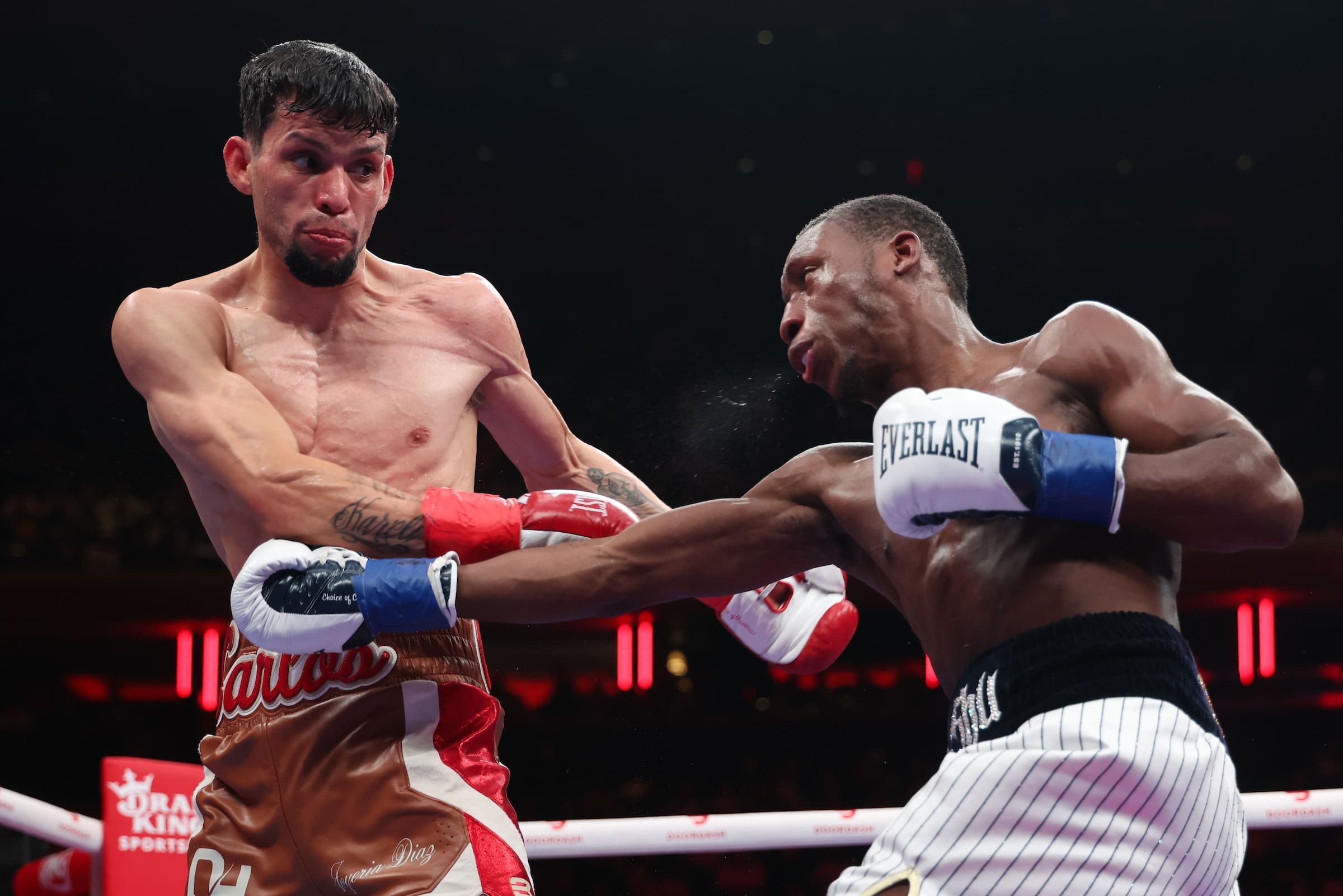 Video: Bruce Carrington knocks out Carlos Castro to claim vacant title ...