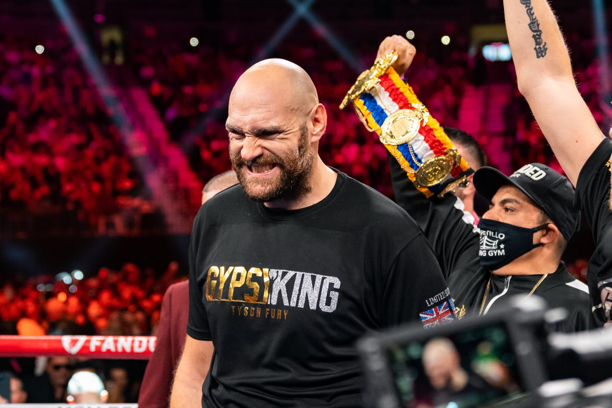 Fury faces Makhmudov live on Netflix from the UK in April - FIGHTMAG