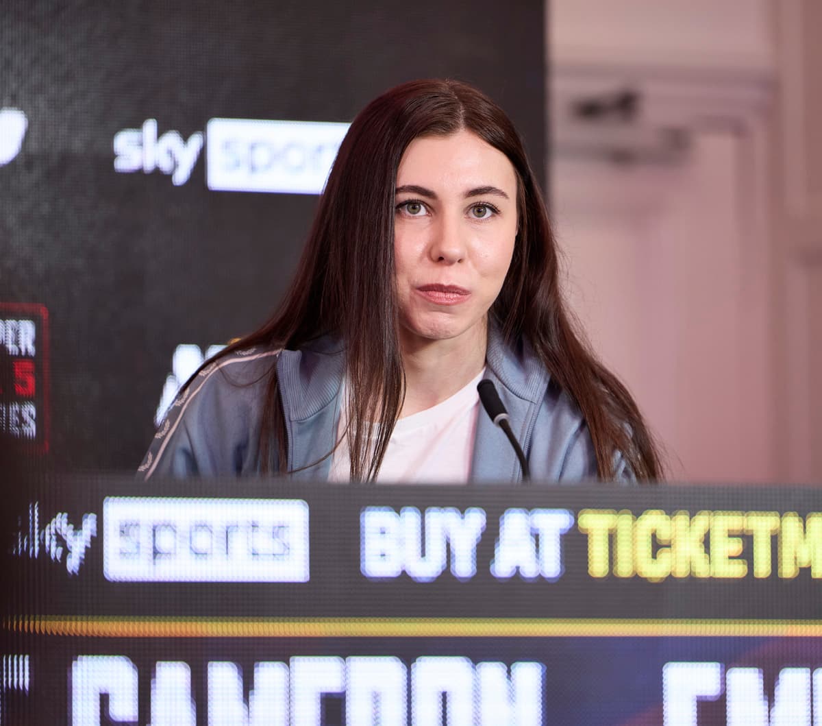 Photos: Dubois and Harper face off at press conference, ticket info ...