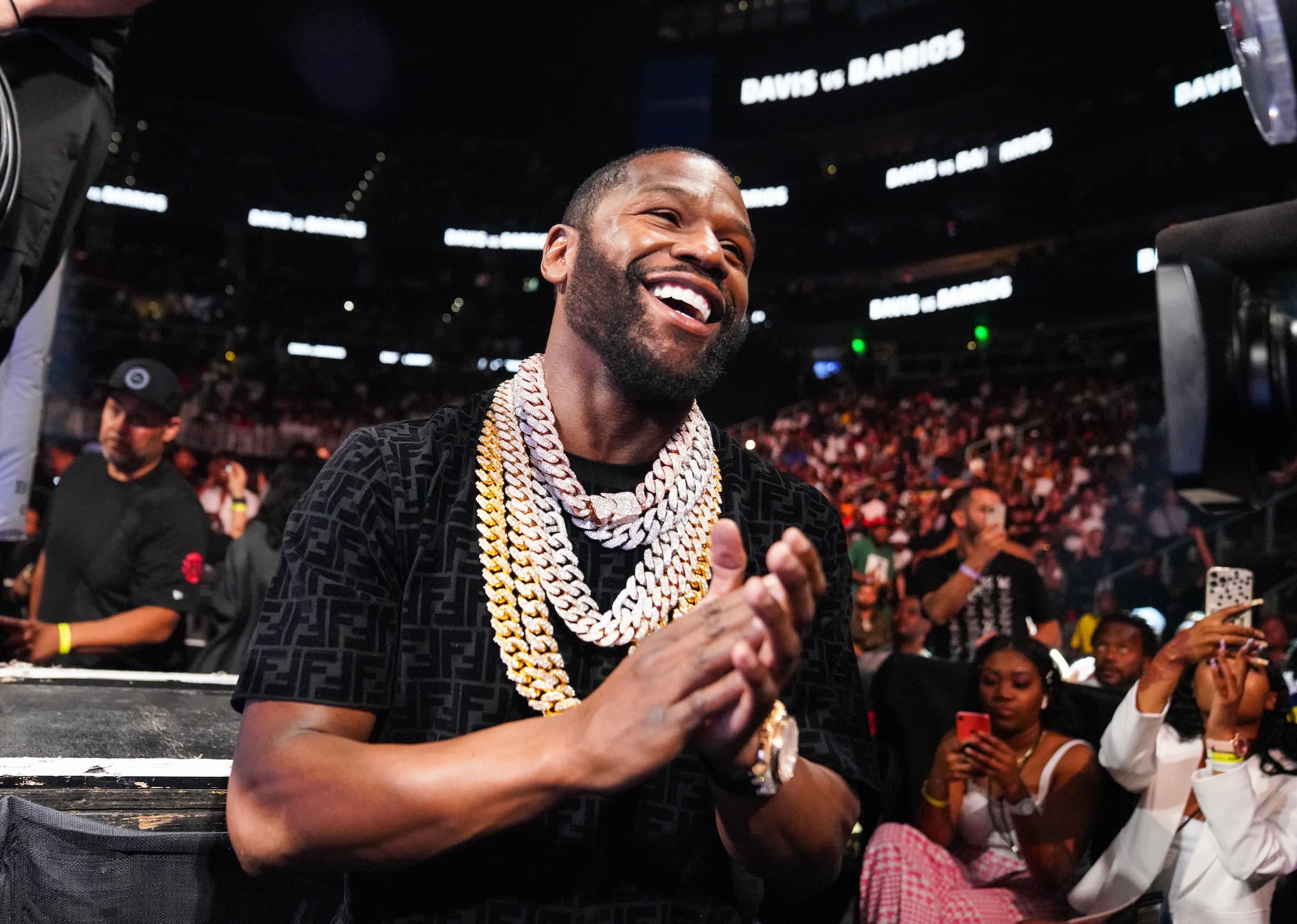 Floyd Mayweather returns to pro boxing after Mike Tyson exhibition ...