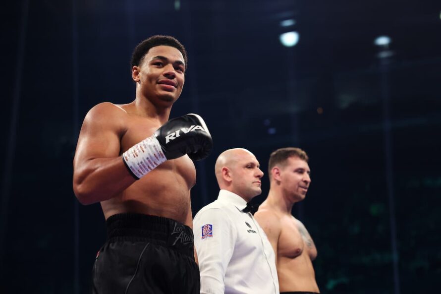 Live results: Leigh Wood beats Josh Warrington in rematch - Video ...