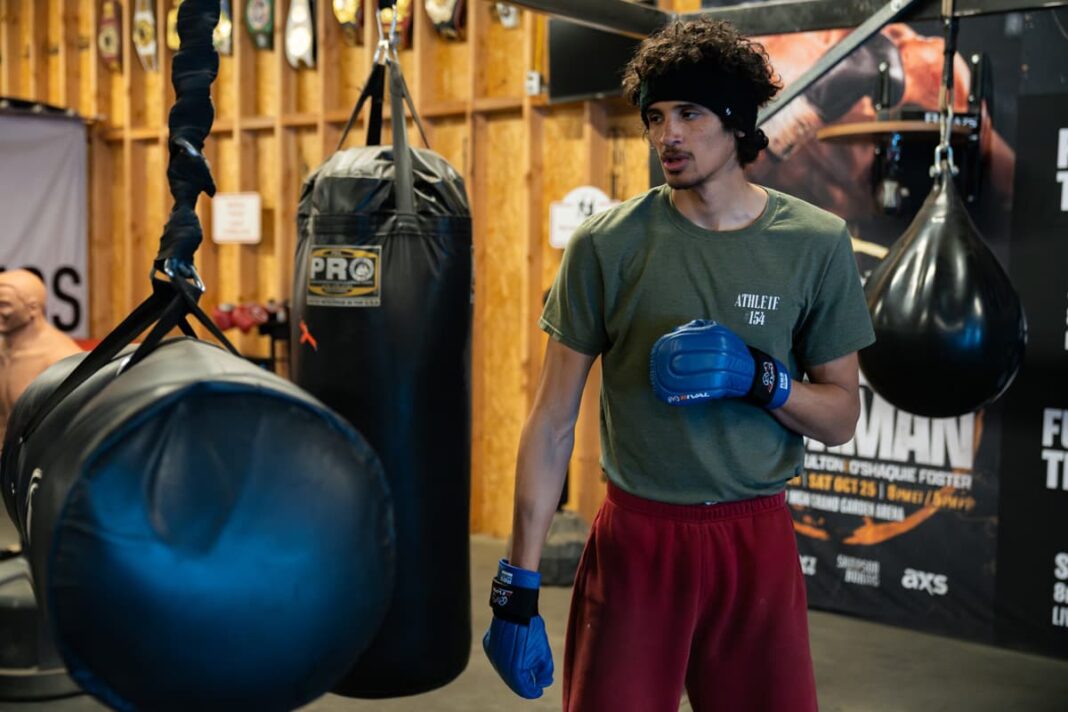 Photos: Sebastian Fundora prepares for Keith Thurman clash - FIGHTMAG
